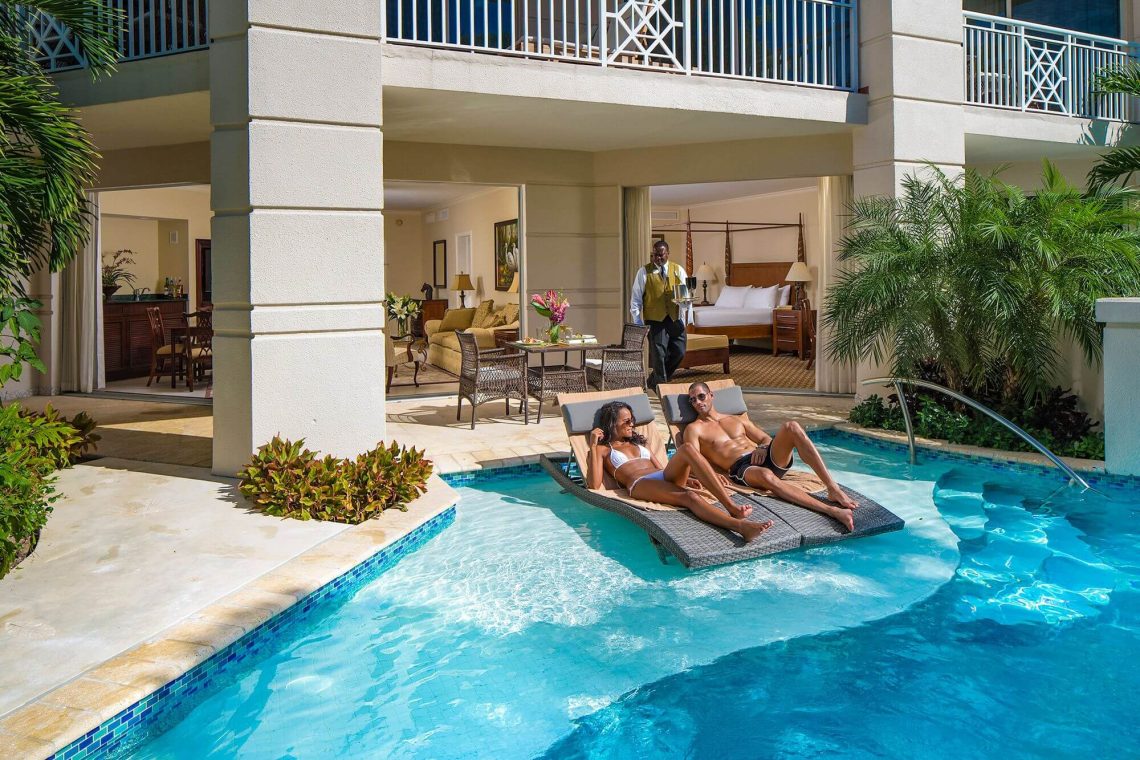 Submerged In These Caribbean Resorts with Swim-Up Rooms – Oceans5