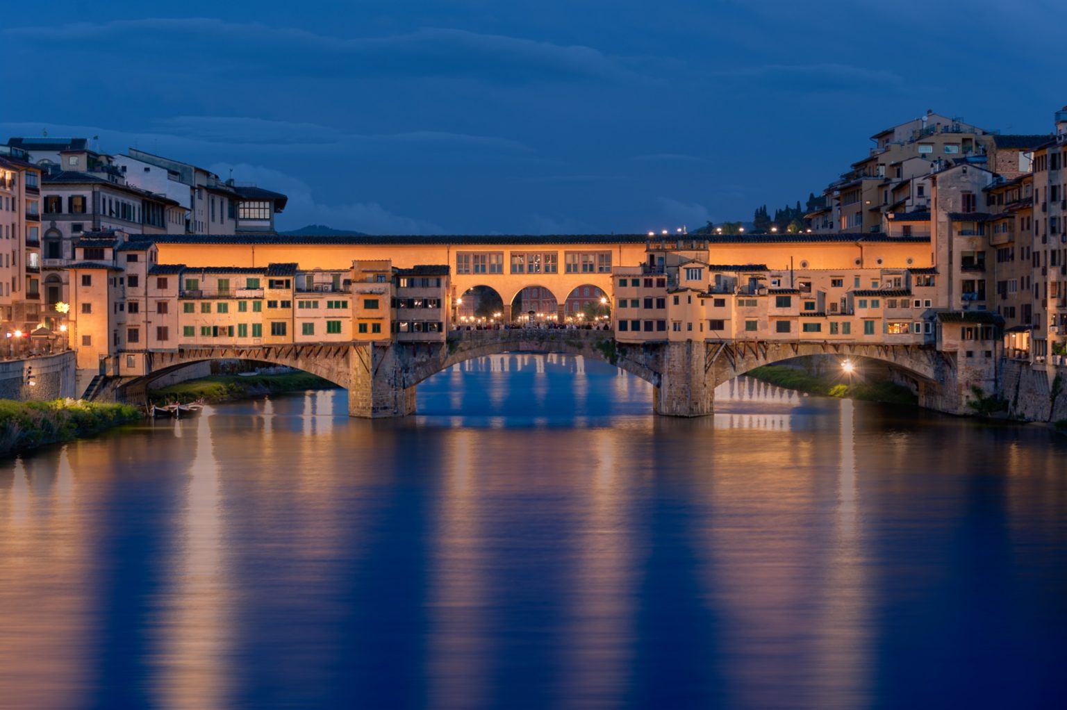 Cross The Oldest Stone Bridge In Europe- The Ponte Vecchio – Oceans5